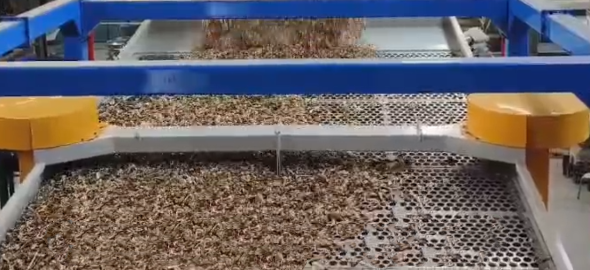 How to increase the output of vibrating screen